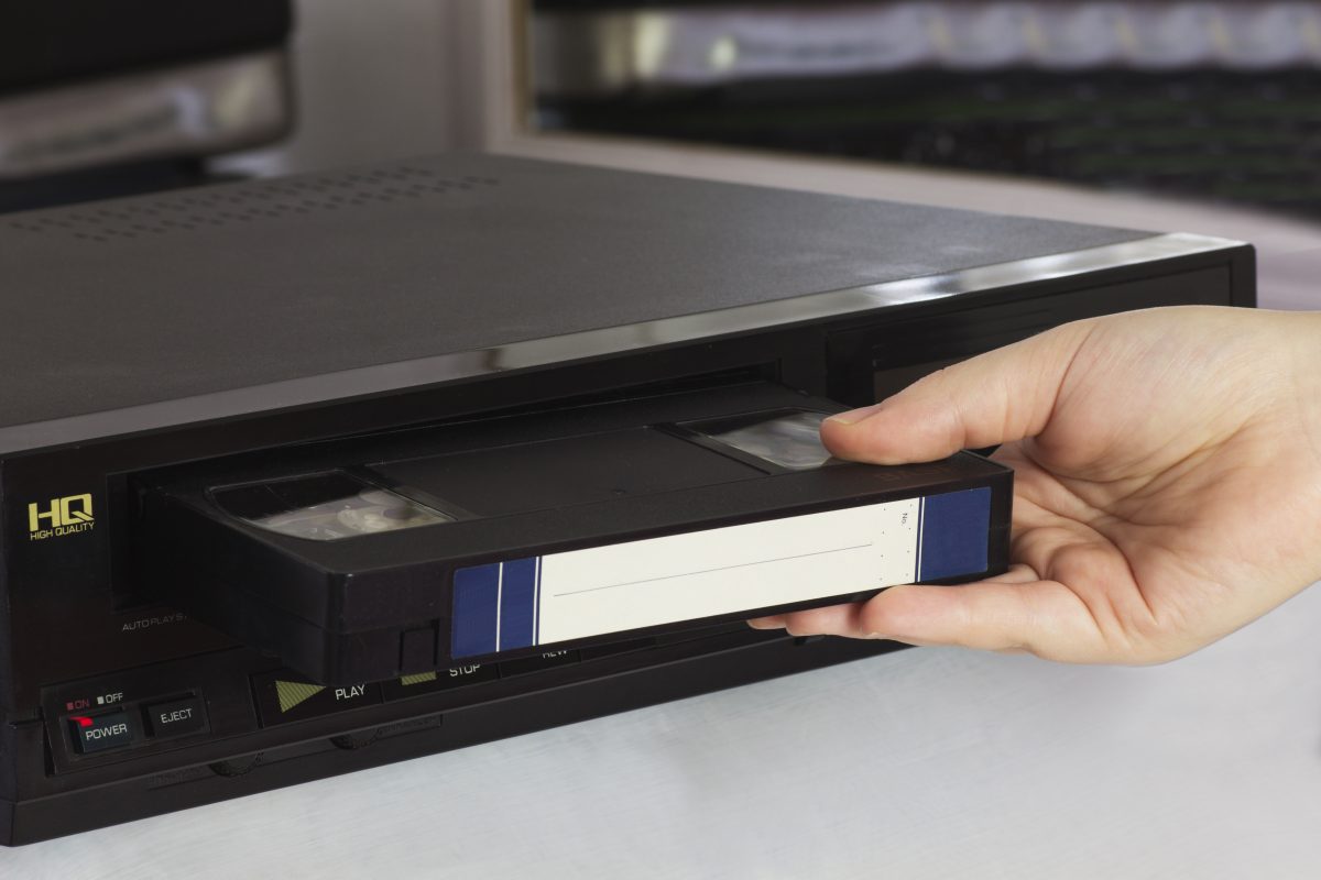 Comment connecter un magnétoscope VHS à un ordinateur ? - Humaginaire